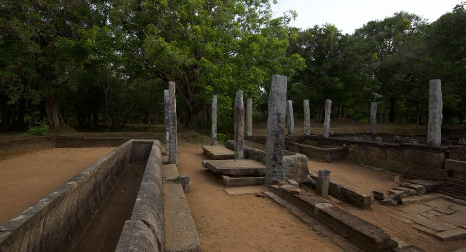 Bath Oruwa – Taprobane